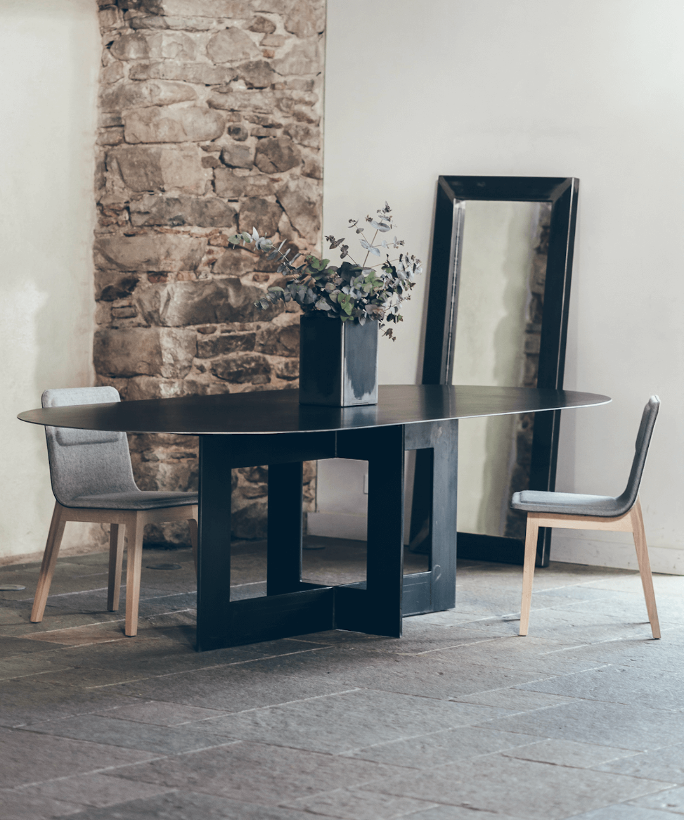 Cenitz Metal Dining Table - Sleek and Elegant Design | Blunt France