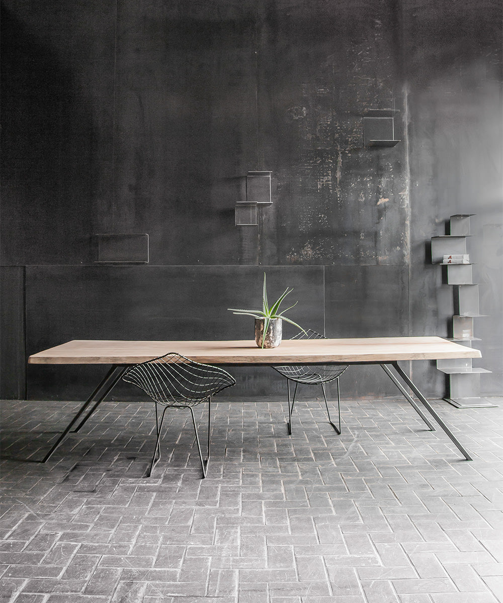 ACOTZ Steel and Wood Table - Elegance and Harmony | Blunt France